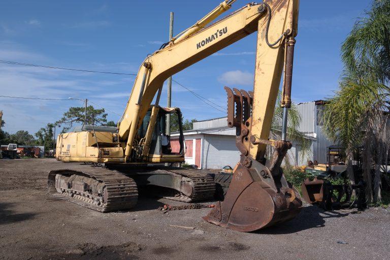 Komatsu PC220-6 Parts - Heavy Equipment Parts | Southern Tractor